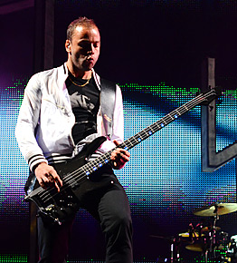 Status Graphite. The finest hand-made graphite basses and guitars. Made ...