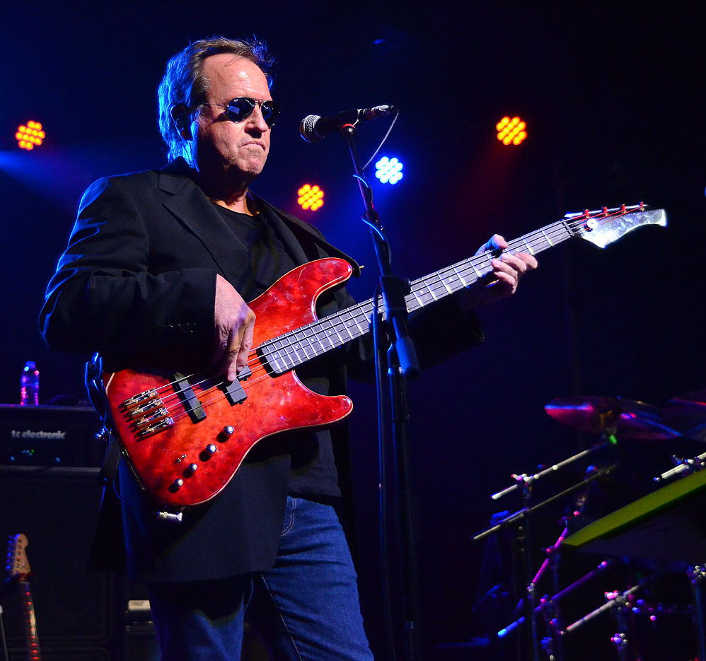 Status Graphite. The finest hand-made graphite basses and guitars. Made ...