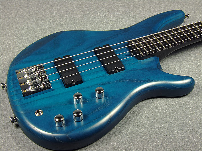 Status Graphite. The finest hand-made graphite basses and guitars. Made ...